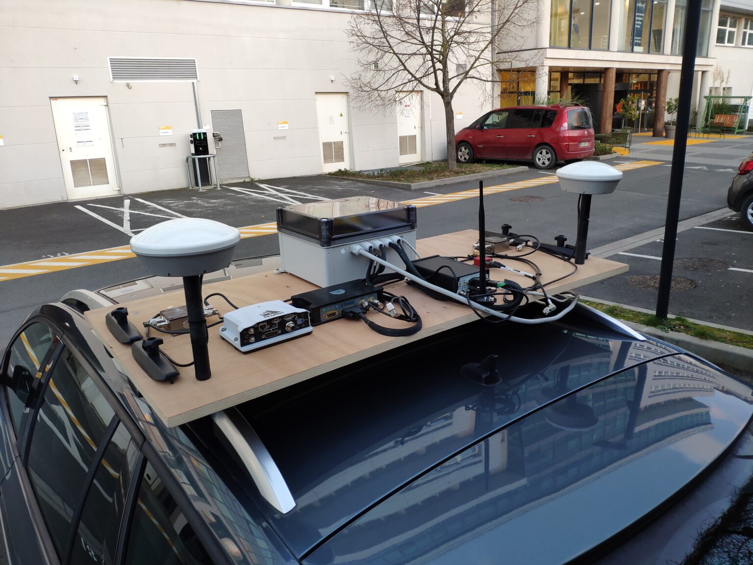 GPS on smartphones: Testing the accuracy of location positioning