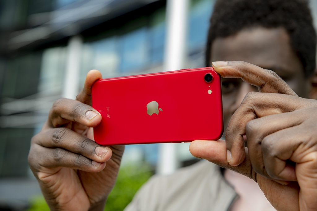 Updated: Apple iPhone SE (2020) Camera review: Excellent autofocus and ...