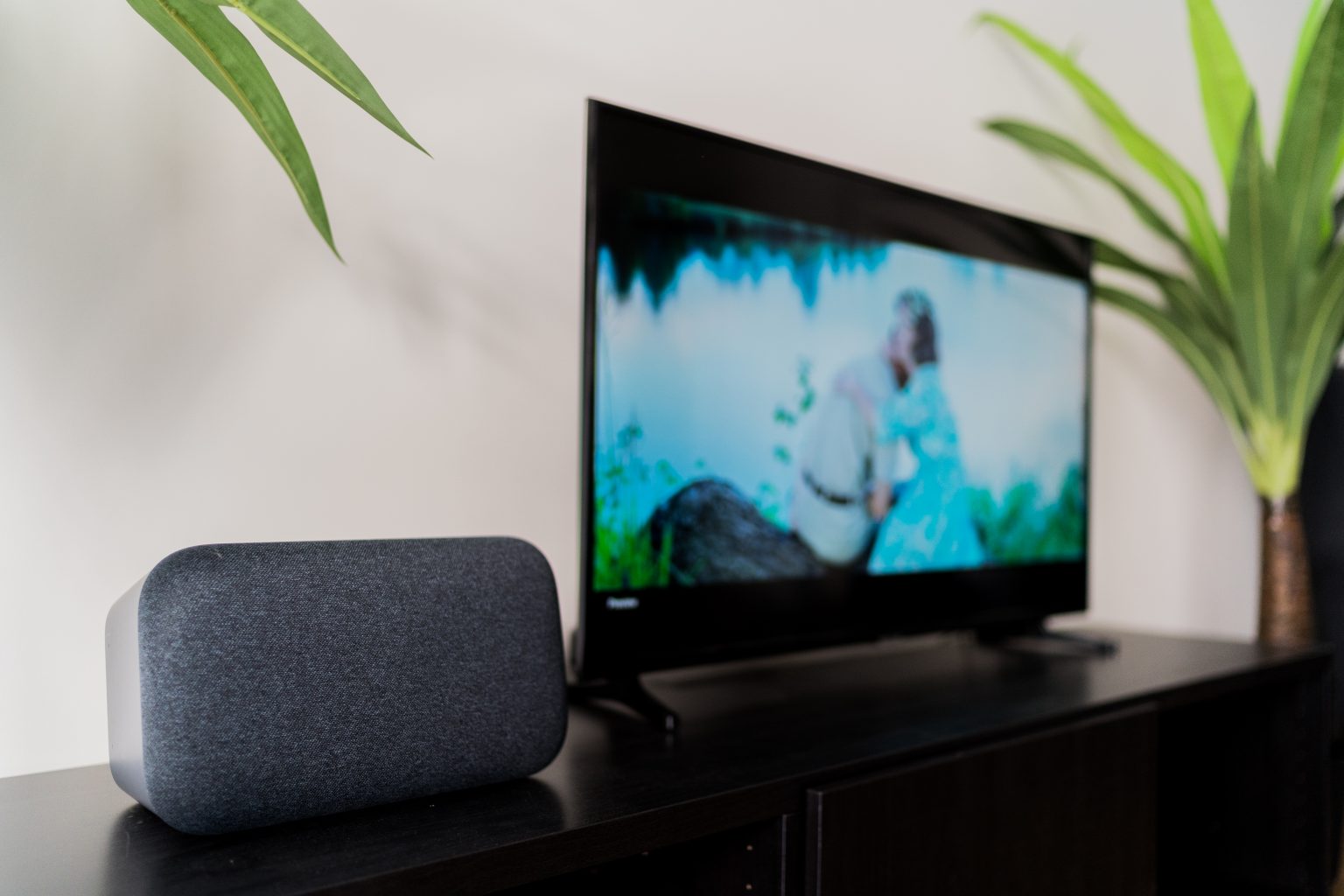 Google Home Max Speaker review: Powerful and well balanced - DXOMARK